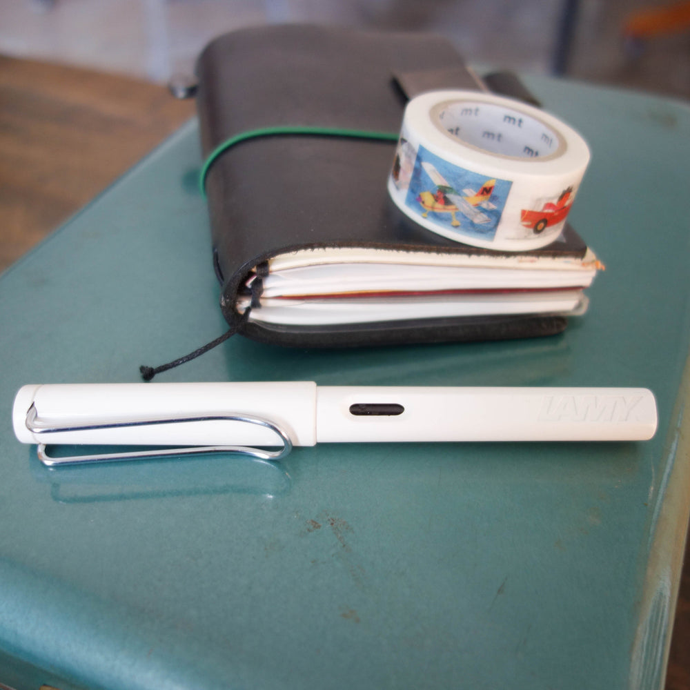[Lamy Fountain Pen] Safari "White" – Baum-kuchen