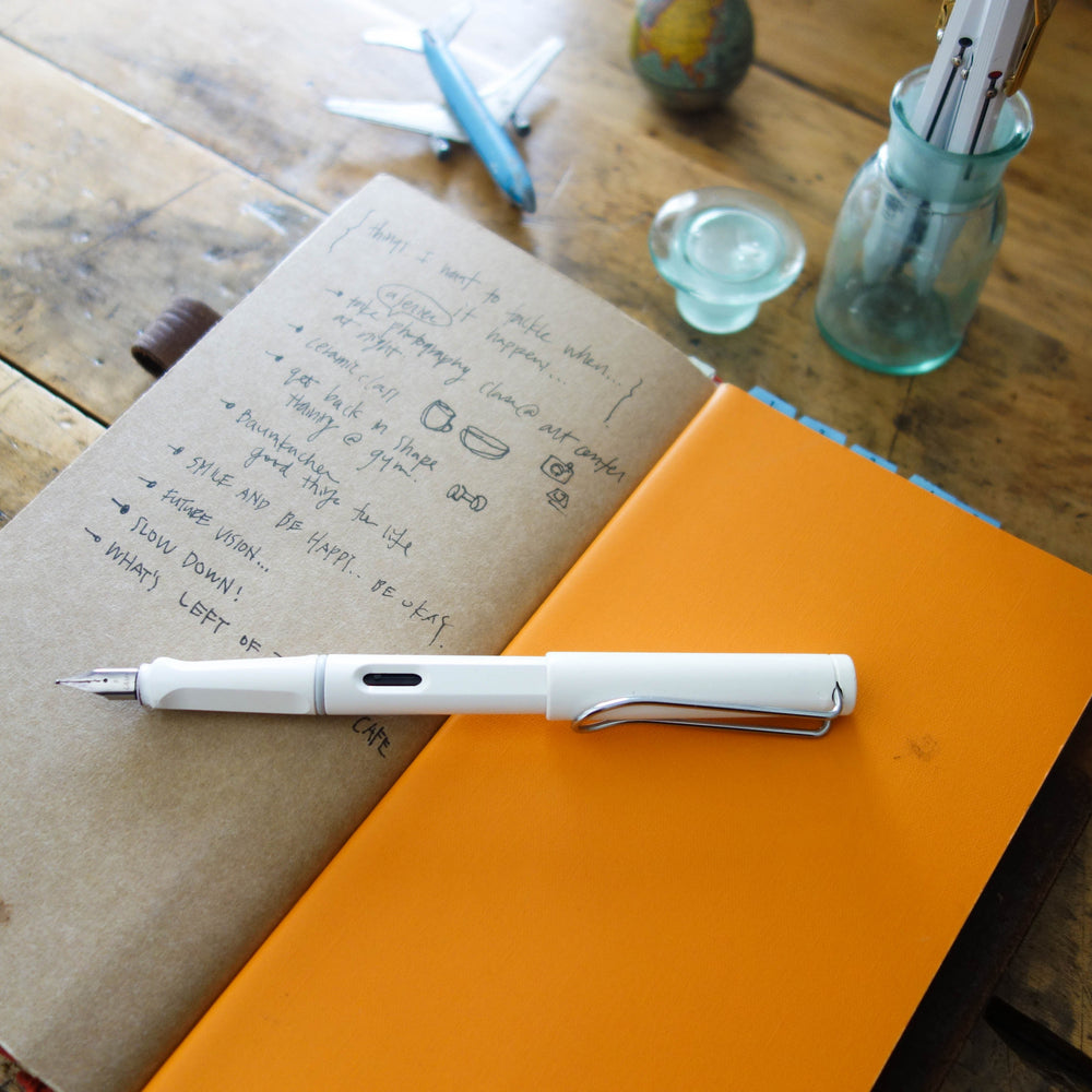 [Lamy Fountain Pen] Safari "White" – Baum-kuchen