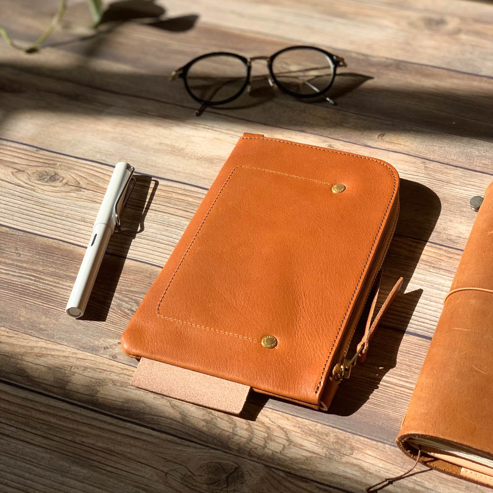 [TSL] Utility Leather Pouch – Baum-kuchen